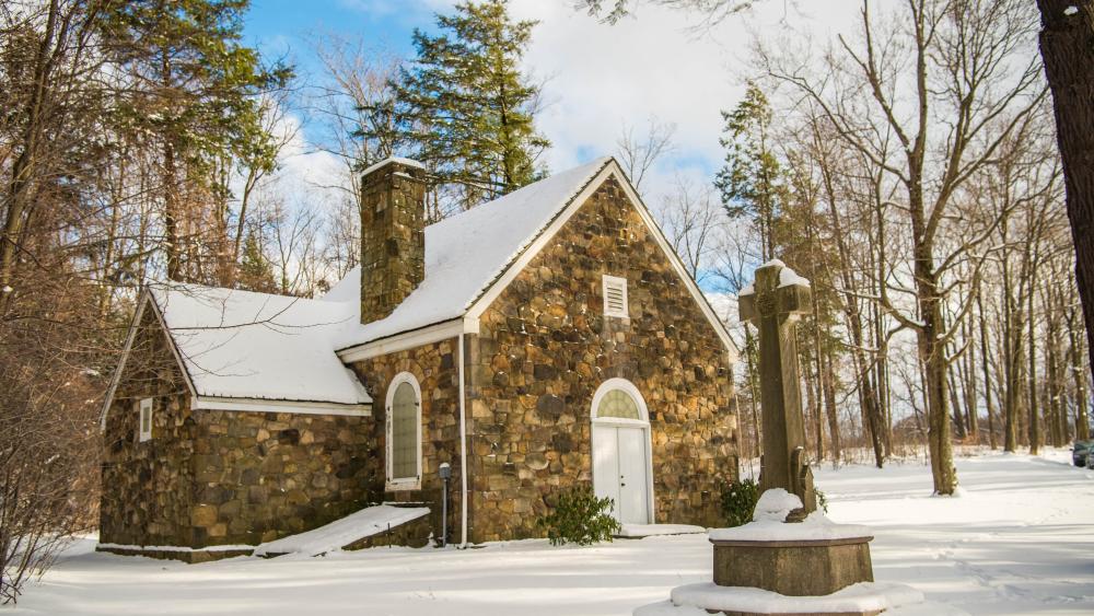 ‘Hanging of the Greens’ to honor Behrend family | Penn State University