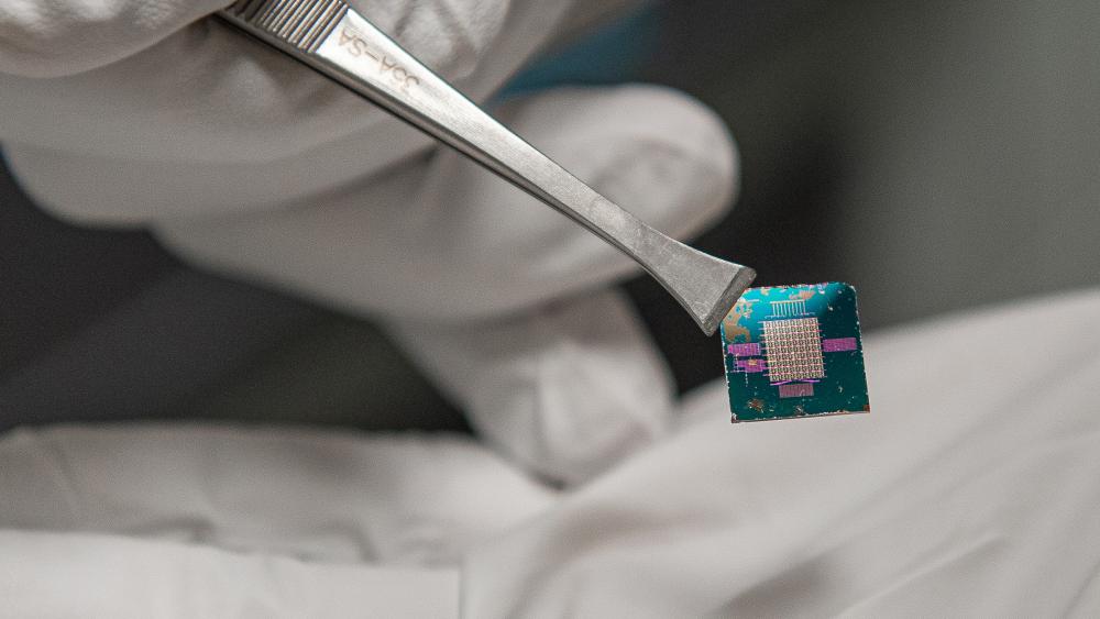 Smart Chip Senses Stores Computes And Secures Data In One Low power Smart Chip Senses Stores Computes And Secures Data In One Low power