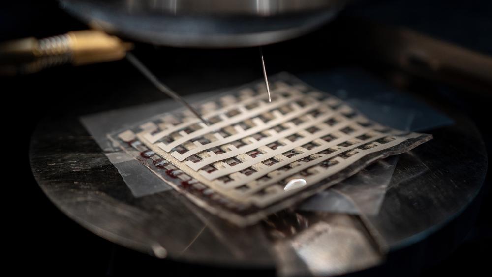 New method can scale, simplify manufacture of stretchy semiconductors ... New method can scale, simplify manufacture of stretchy semiconductors ...