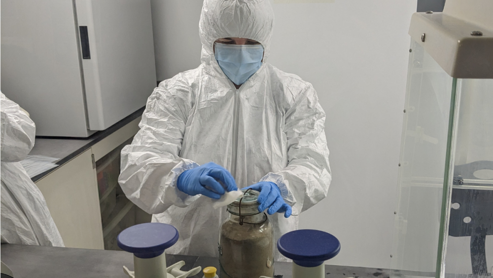 Digging into the past: Forgotten soil samples are opportunity for new ...