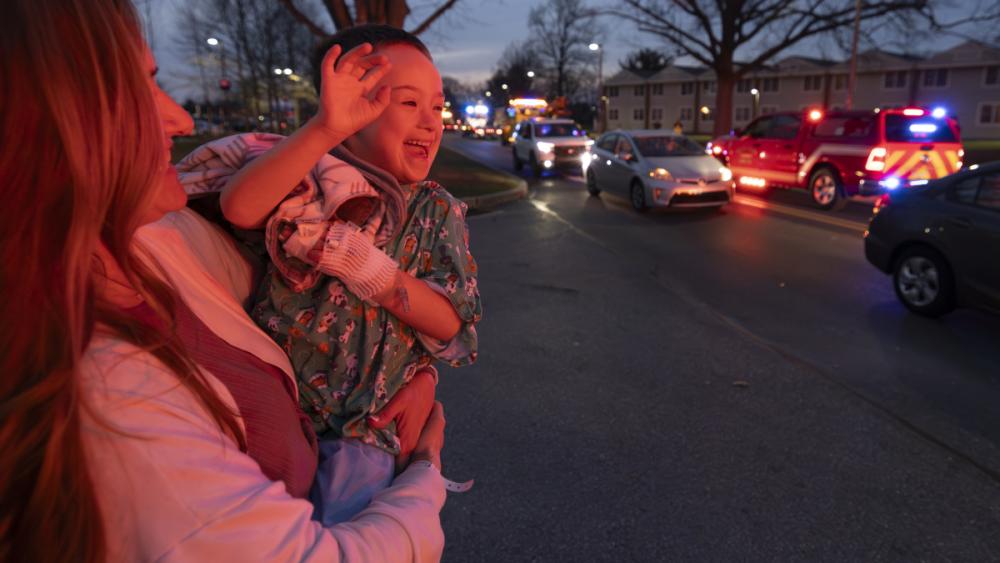 First responders and others ‘Light Up the Night’ on Medical Center ...