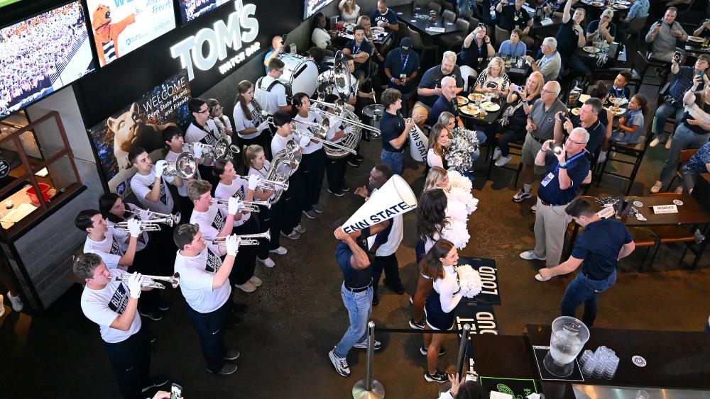 USC Fan Tour unites Penn Staters on the West Coast | Penn State University