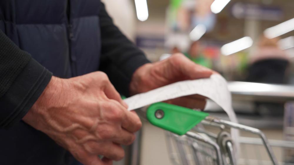 Recurring food insecurity linked to unhealthy weight changes in older ...