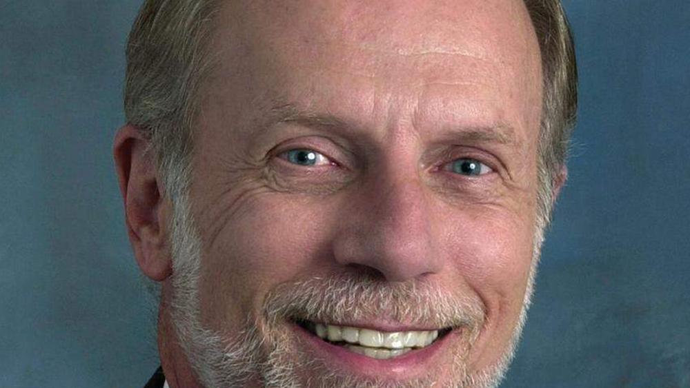 Alumnus Charles Bierbauer, award-winning journalist and higher ed ...