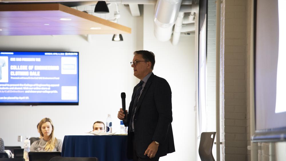 Amazon CFO shares insights, advice with engineering and business ...