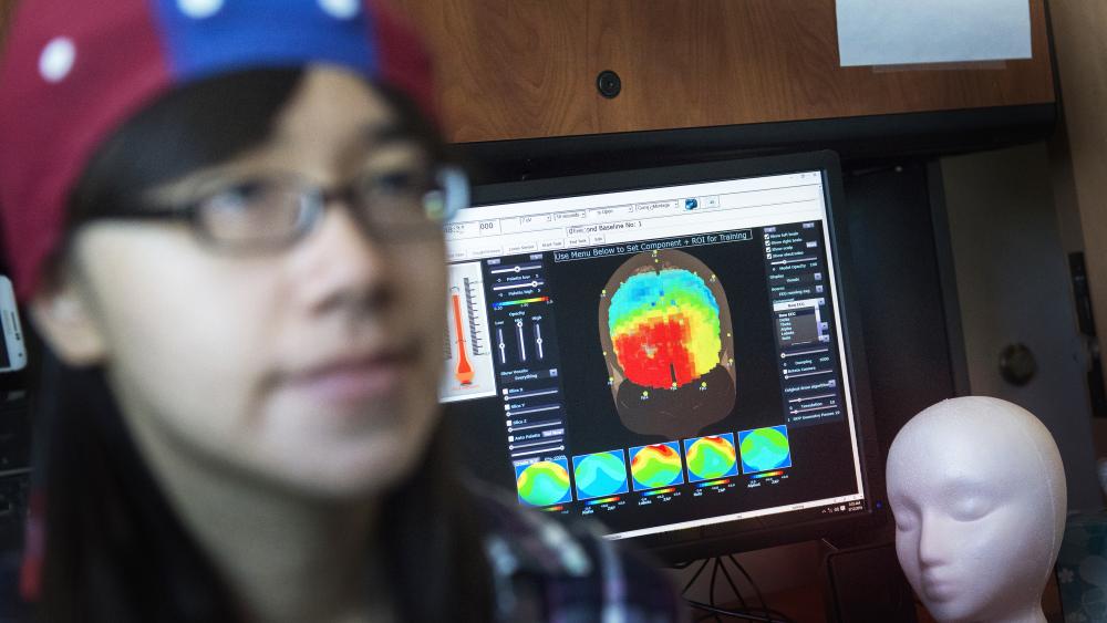 Brainwave tech sweeps from labs to classrooms | Penn State University