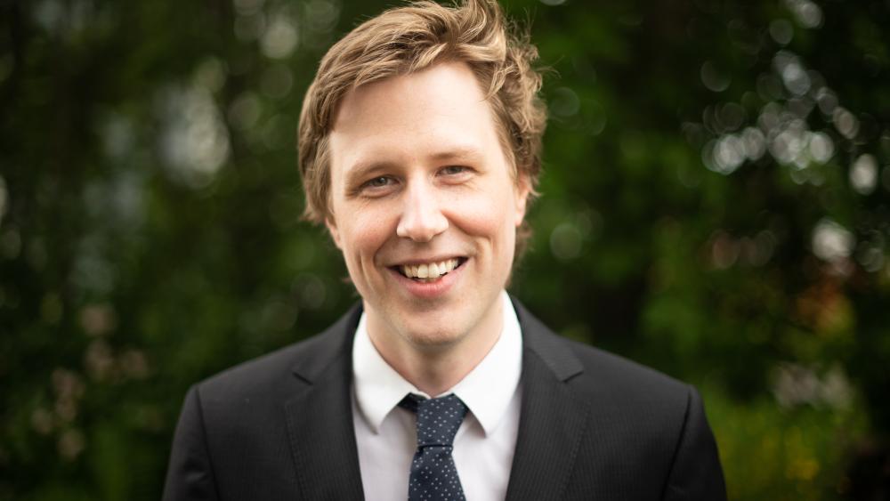 Astronomy graduate alumnus receives Robert J. Trumpler Award | Penn ...