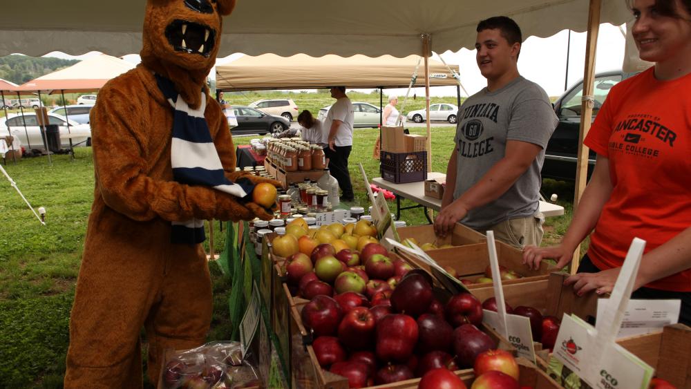 Farmers Market in Hershey returns for seventh season | Penn State ...