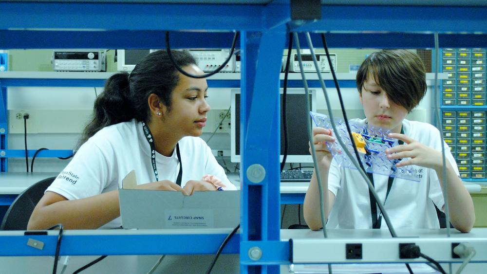 GE camp encourages students to 'learn like a girl' | Penn State University