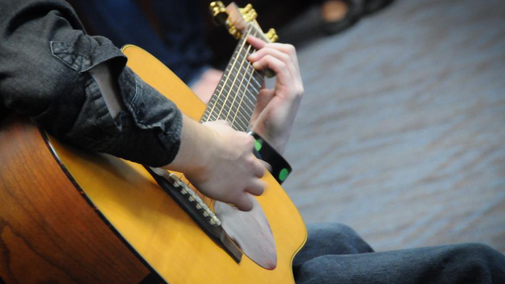 Guitar class students to perform on campus | Penn State University