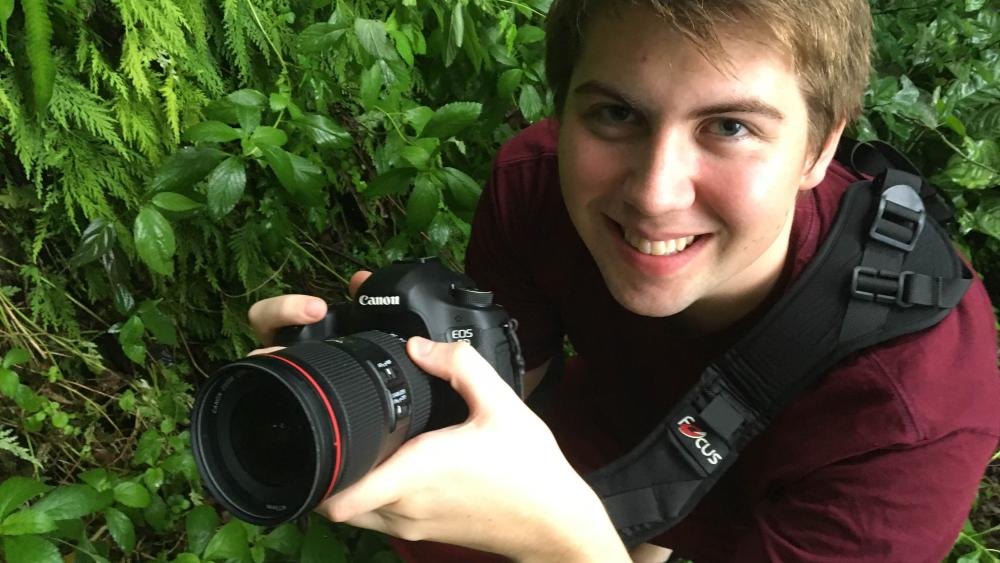 Alumnus uses research opportunities to nurture photography passion ...