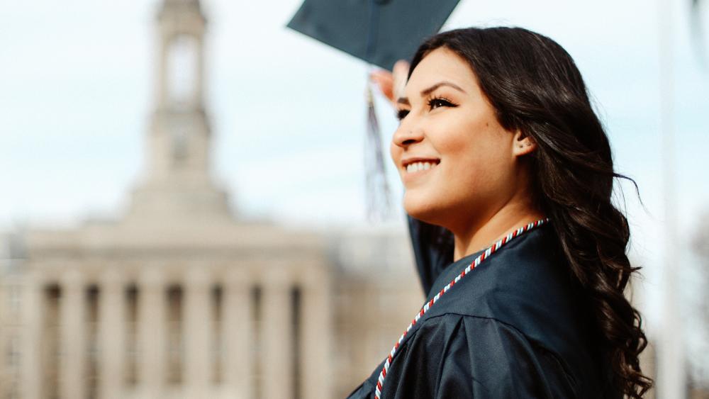 Journalism grad makes dreams a reality with E! News, Telemundo ...