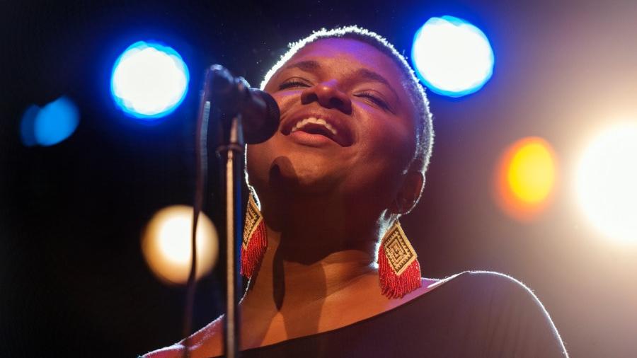 Attaining grace: Lizz Wright talks about sharing her voice and her ...