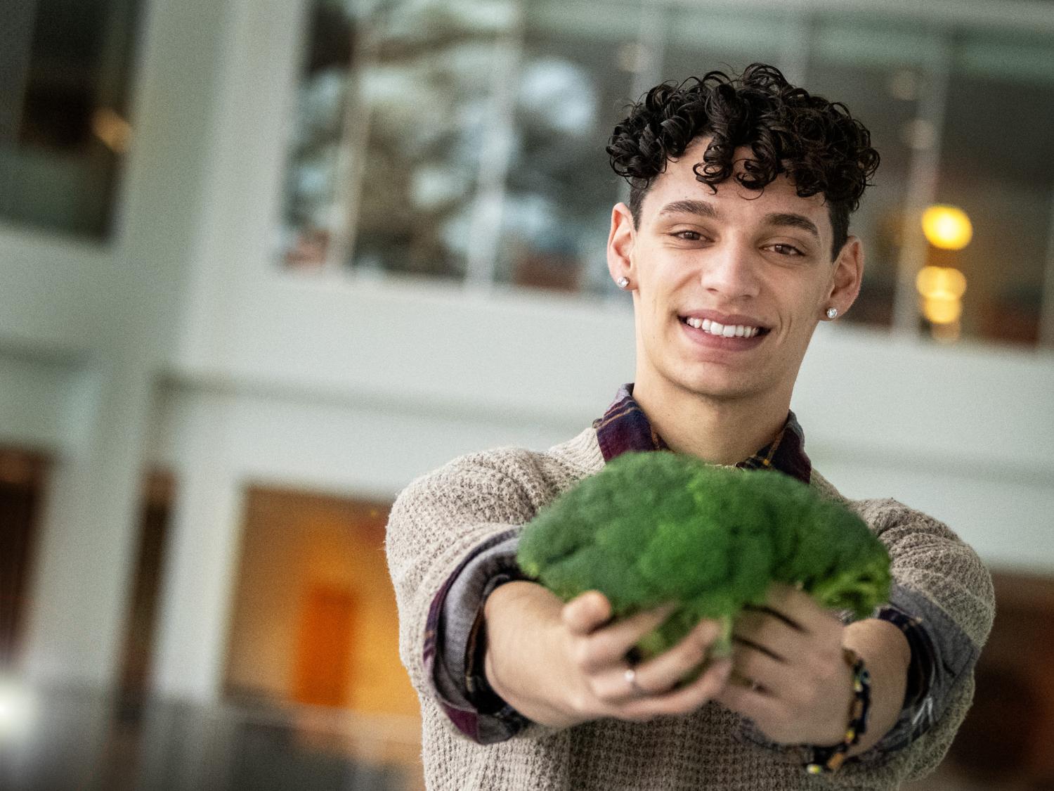 Making healthy food accessible: Student leads pay-what-you-can farmer’s ...